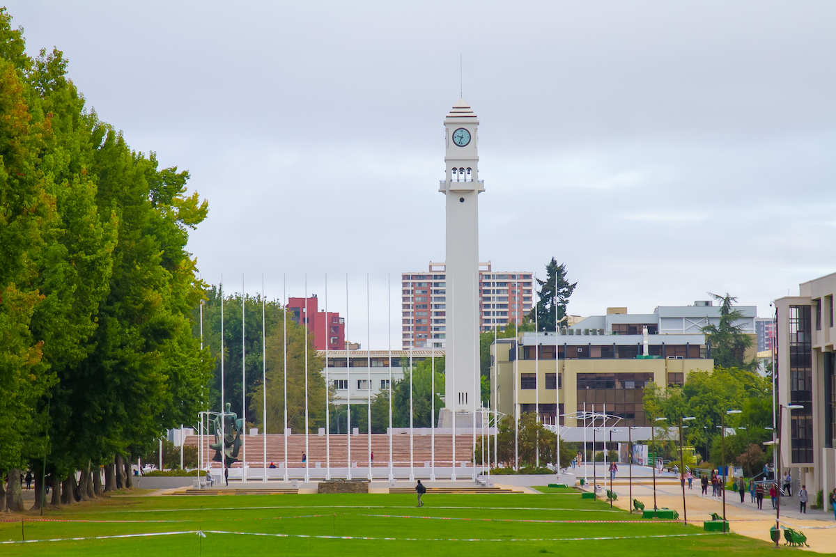 UdeC avanzó 29 lugares en Latinoamérica respecto del 2021 según ranking Times Higher Education ...