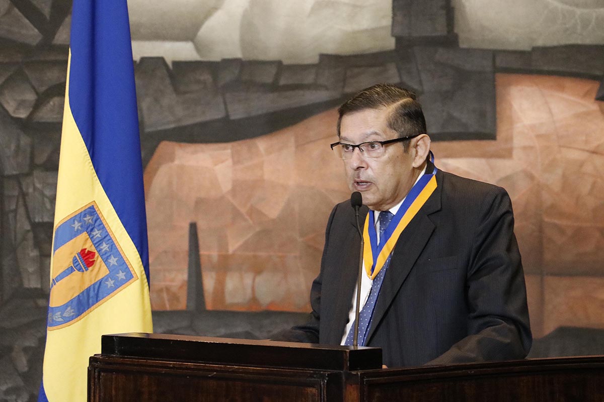 Académico de tradición familiar y destacada trayectoria: UdeC reconoce ...