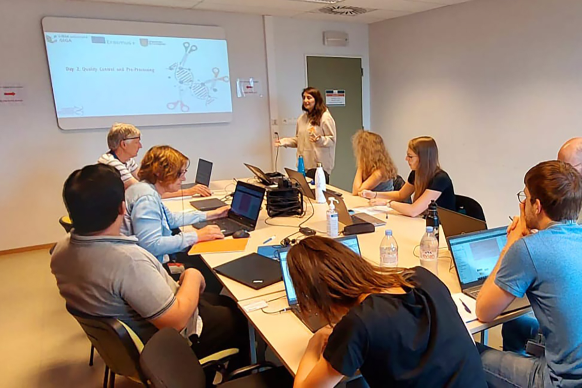Académica FCB realiza estadía científica docente en Universidad de ...