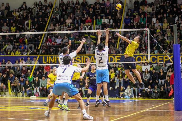 Equipo masculino de Vóleibol UdeC sigue implacable en el norte y ya está en semifinales ...