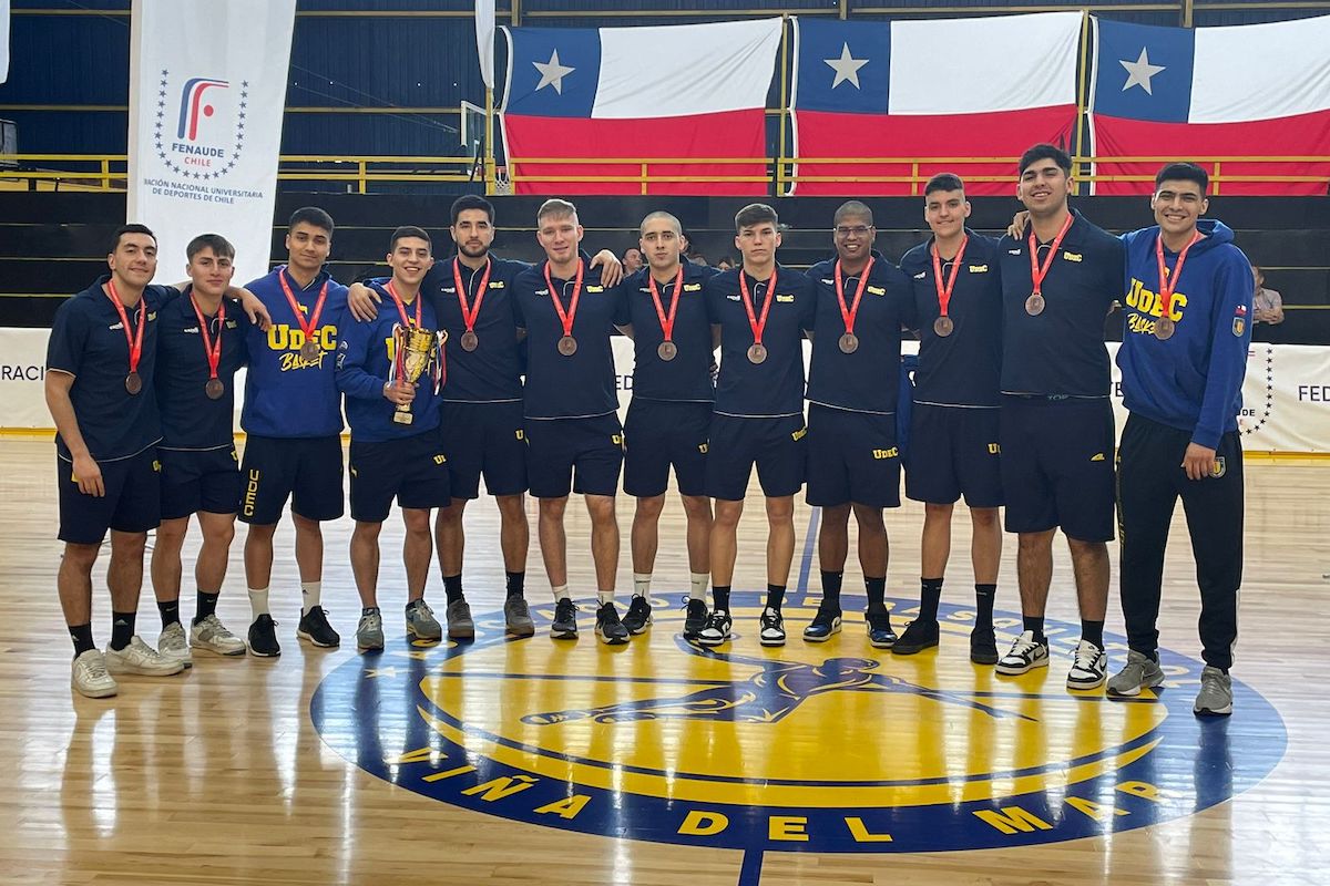 Se subió al podio: UdeC fue tercera de Chile en el básquetbol masculino universitario - Noticias ...